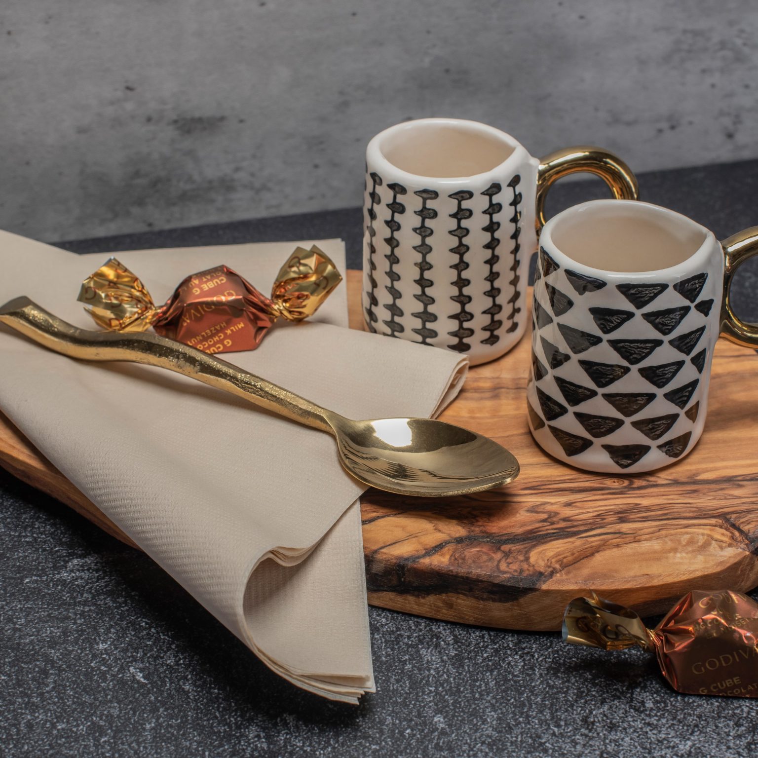 Understanding Napkin Types: Placement, Material, & More